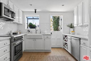 350 S Spalding Dr Off-Campus Housing, Beverly Hills, CA