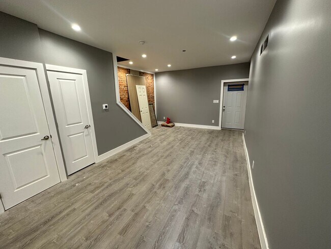 PHA VOUCHERS ACCEPTED! Fully Renovated 3-B... - House Rental in ...