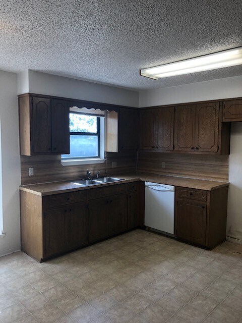 Rare Find!! 3 Bedroom, 2 Bath Home in Lore... - House Rental in Lorena ...