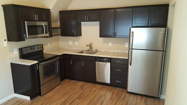 1901 Douglas St Off-Campus Housing, Forest Grove, OR