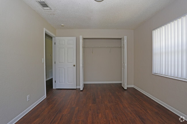 Sterling Pointe Apartments For Rent in Silver Springs, FL | ForRent.com