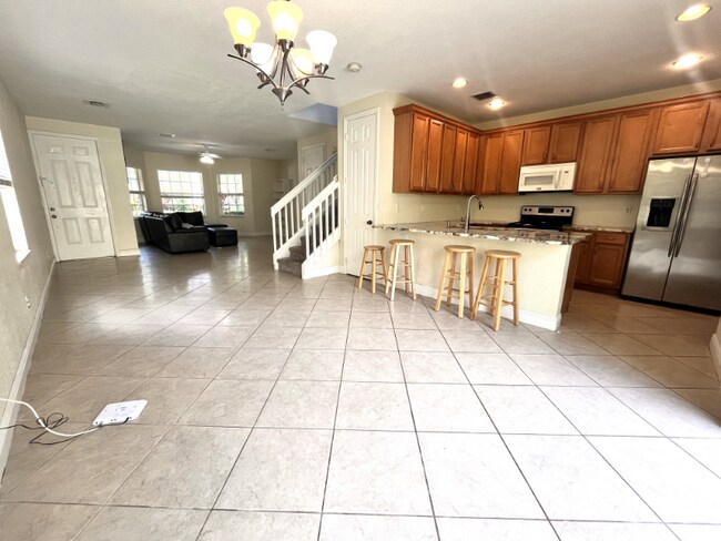 2033 SE Avon Park Dr Rental - Casas en Alquiler - Port Saint Lucie, FL ...