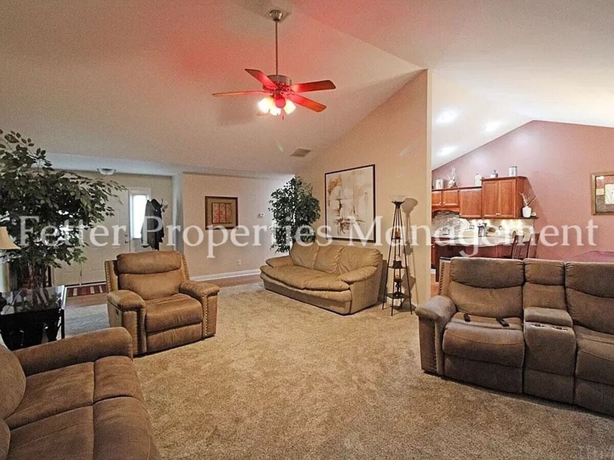 Summer Special! Half Off First Month's Rent! - House Rental in ...