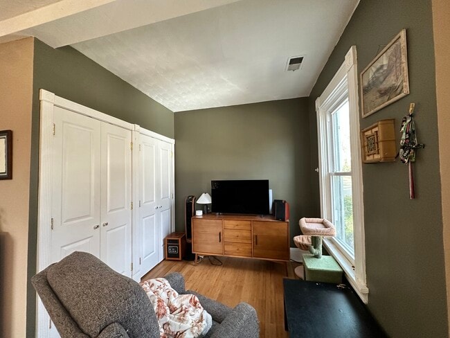 1781 William Howard Taft Rd Off-Campus Housing, Cincinnati, OH