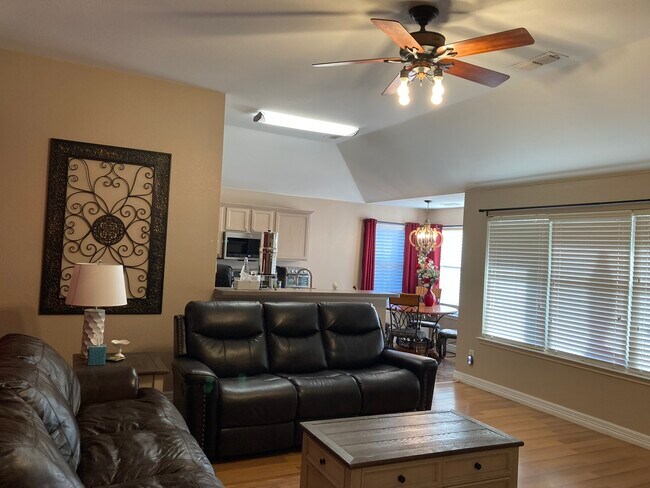 705 Liberty Ln Rental - Casas en Alquiler - Crowley, TX | ForRent.com