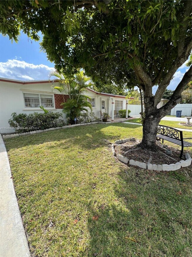 12320 SW 191st Terrace - House for Rent in Miami, FL | ForRent.com