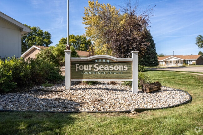 Four Seasons Community Apartments - Sioux City, IA | ForRent.com