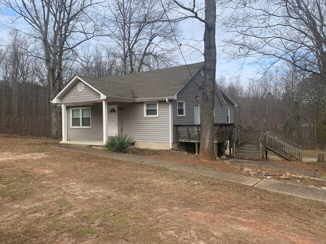Beautiful Home with Modern, Newly Remodele... - House Rental in Gaffney ...
