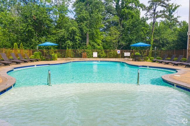 Arden Place Apartments | University of Virginia | Off-Campus Housing Search