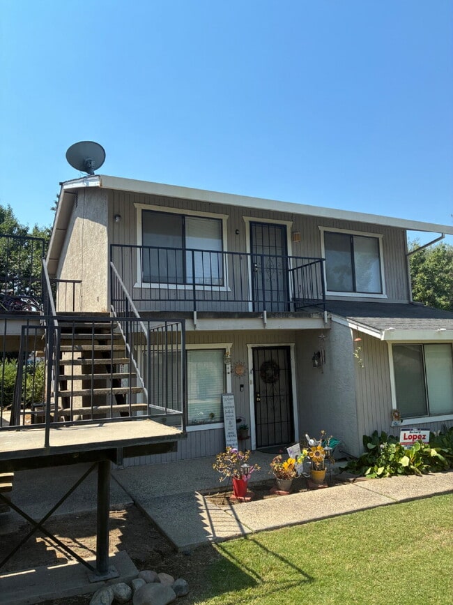 1684 Conestoga Dr Unit Apt. C Off-Campus Housing, Merced, CA