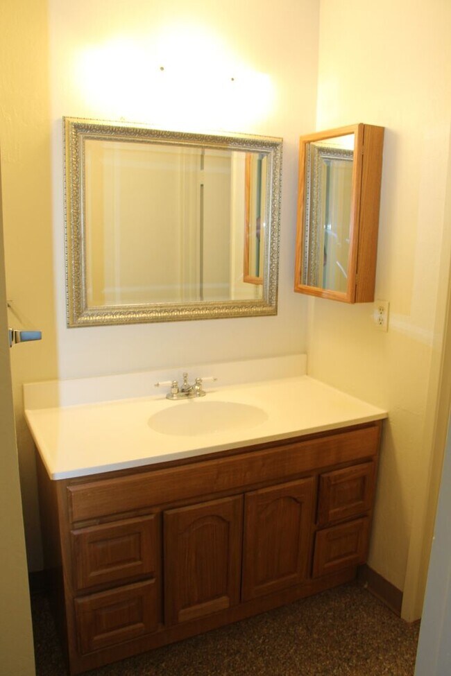 4220 Comet Circle 3 Bedroom 1.5 Bathroom - House Rental in Union City ...