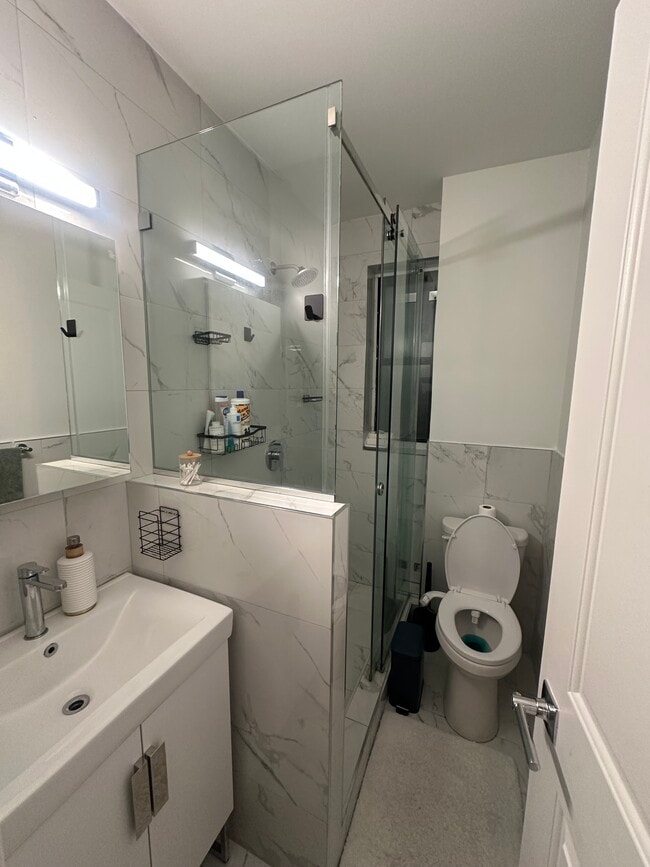 3245 Perry Ave Off-Campus Housing, Bronx, NY