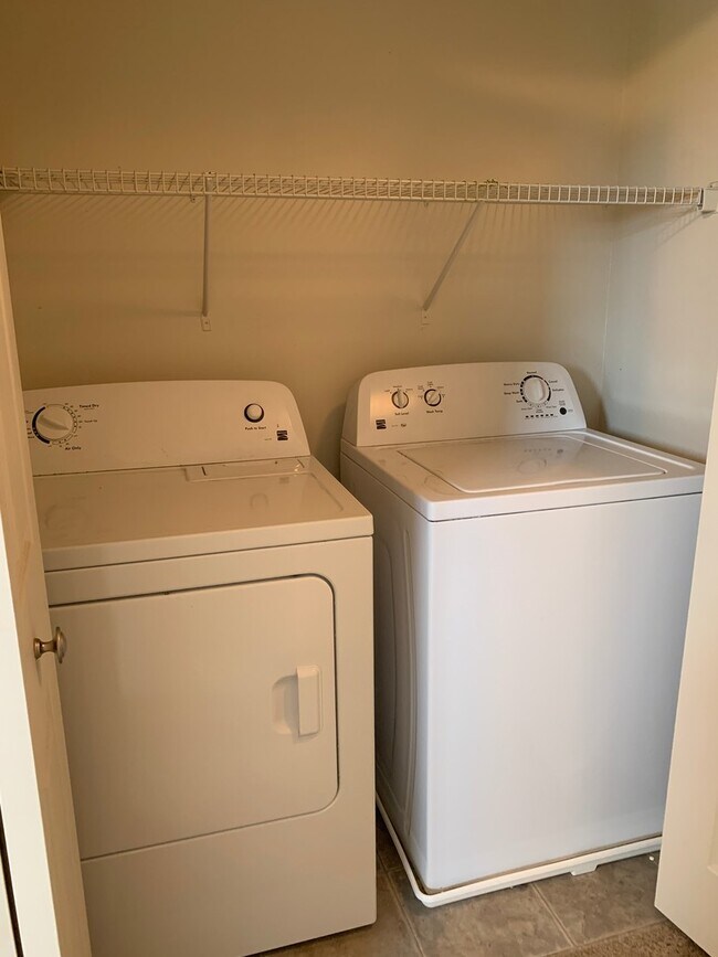SF289-Hull St Duplex-Blakely Unit 692 - Madras, OR | ForRent.com