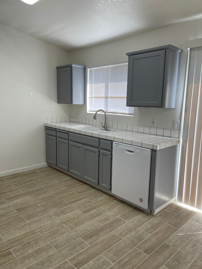 263 Bothun Rd Off-Campus Housing, Turlock, CA