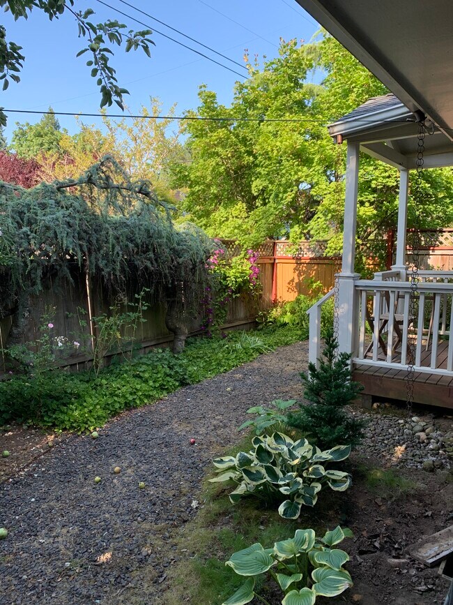 805 SE 69th Ave - House Rental in Portland, OR | ForRent.com