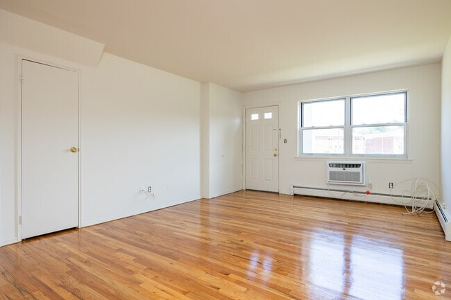 Beaver Brook Gardens Apartments - Lincoln Park, NJ | ForRent.com