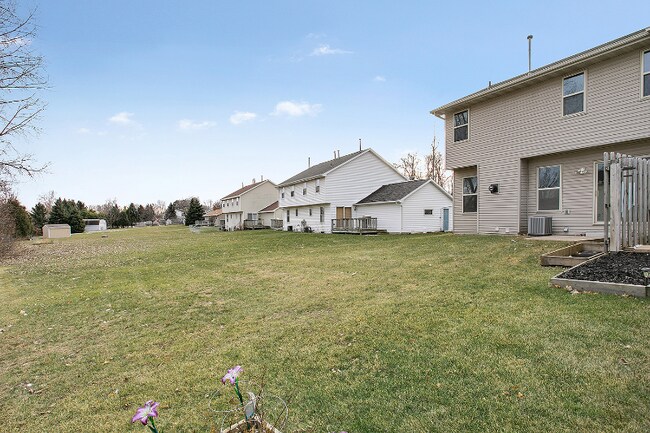 1570 Cardinal Ln Townhome - Townhome Rental in Green Bay WI | ForRent.com