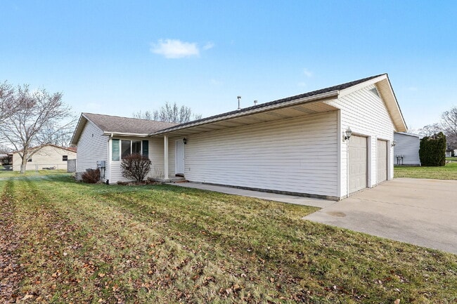 2 bedroom Duplex for Rent - $1250/Month Off-Campus Housing, Saginaw, MI