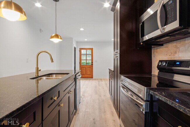 2327 El Paso Rd SW Rental - Casas en Alquiler - Atlanta, GA | ForRent.com