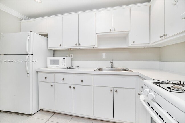 8600 SW 67th Ave Townhome - Townhome Rental in Miami FL | ForRent.com