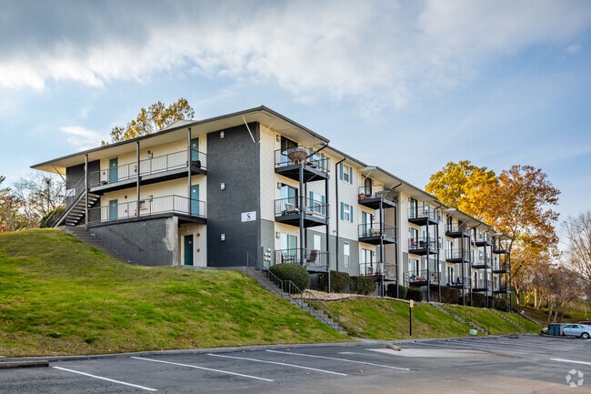 Emerson at Harding Apartments - Nashville, TN | ForRent.com