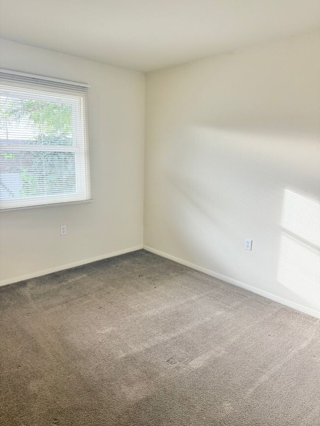 CLAIREMONT DRIVE Unit 4360 Off-Campus Housing, San Diego, CA