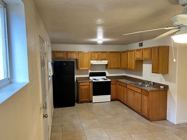 MOVE IN SPECIAL!! $100 OFF 1st MONTHS RENT... Unit 329L - Condo for ...