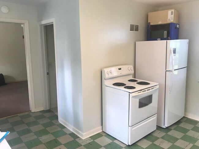 $700.00 1 Bedroom Studio House - House Rental in Eau Claire, WI ...