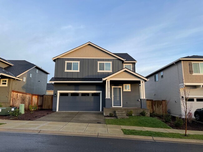 Newer Home Located In A Beautiful Master P... - House Rental in Camas ...
