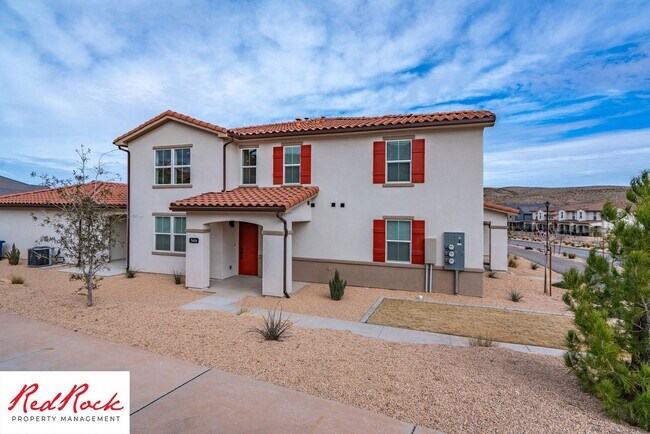 Stunning Home in Desert Color With Access ... - House Rental in St ...