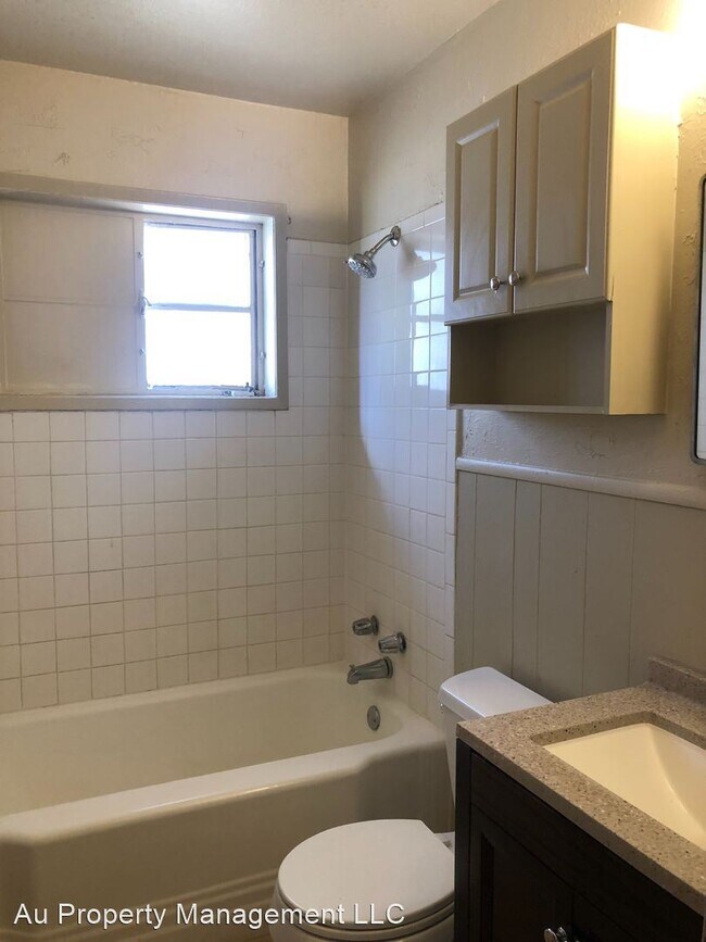 2 br, 1 bath House - 2806 DUNCAN UNIT B Rental - House Rental in ...
