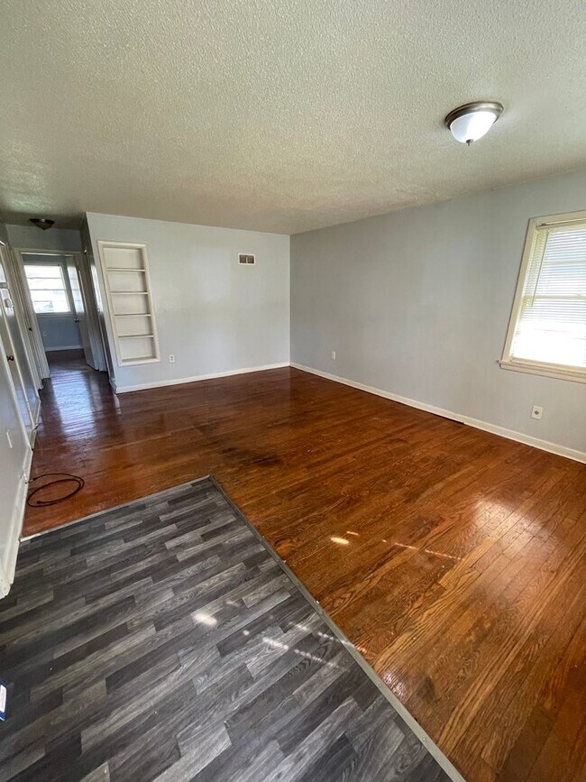 2-Bedroom, 1-Bathroom home in Lees Summit - House Rental in Lee's Summit, MO | ForRent.com