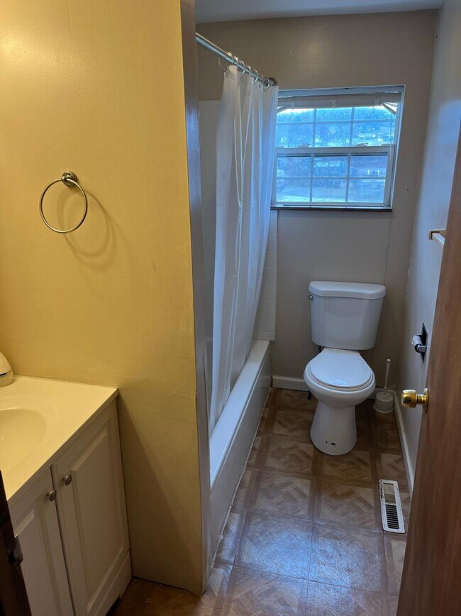 6200 6th Ave Townhome - Townhome Rental in Koppel PA | ForRent.com