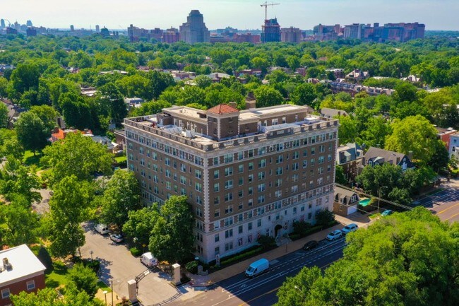 CWE Apartments | Washington University in St. Louis | Off-Campus ...