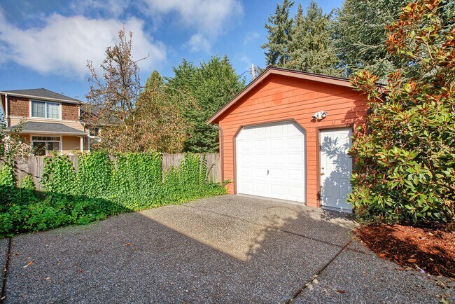 Charming 3 Bed, 2 Bath Remodeled Rambler –... - House Rental in Seattle ...