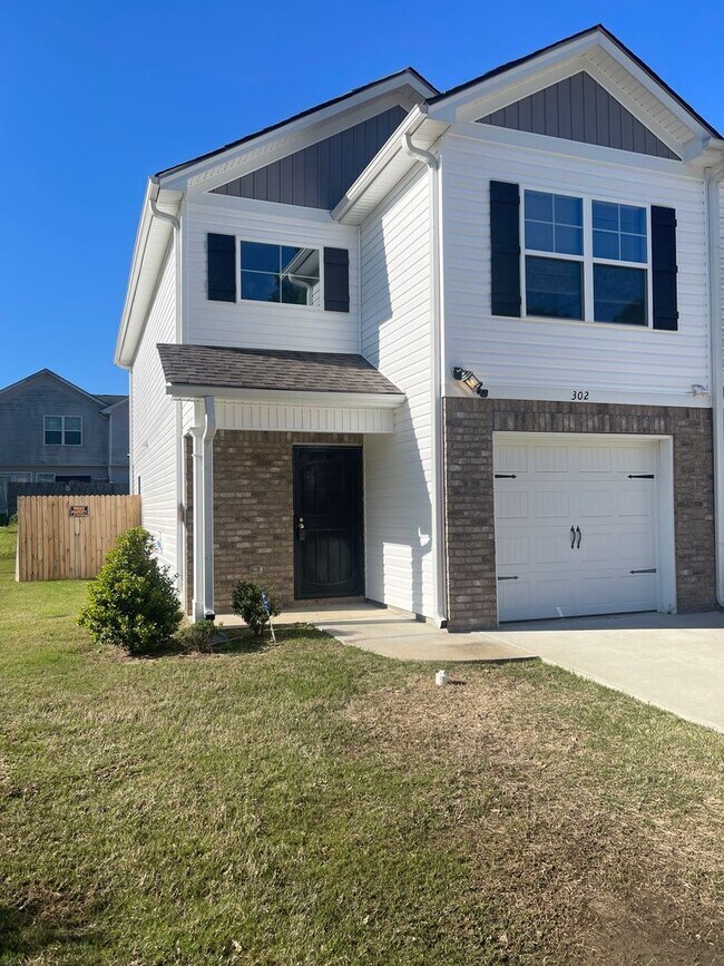 Charming Three Bedroom Home in Great Neigh... - House Rental in Macon ...