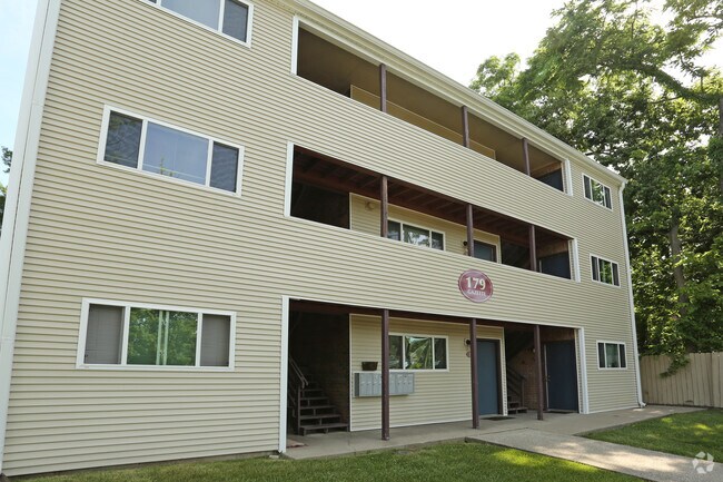 Limestone Square/Medical Villas Apartments | Lexington Off-Campus ...