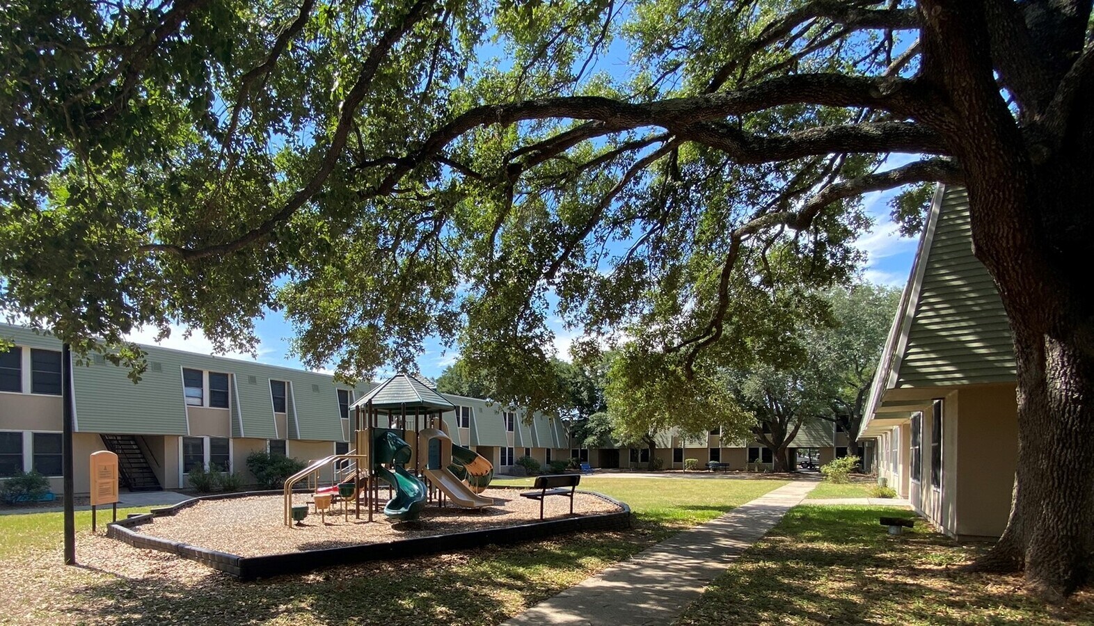 800 N Hwy 123 Bypass Off-Campus Housing, Seguin, TX