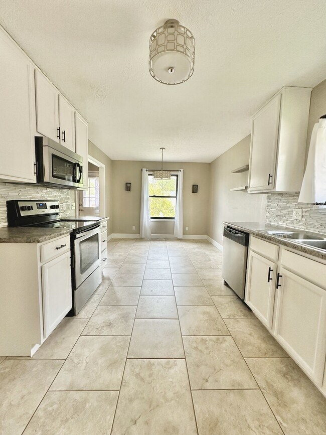 3003 E Chattanooga St House - House Rental in Springfield, MO | ForRent.com