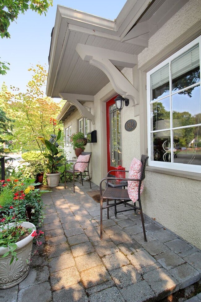 Ladd's Rose Garden Square, FULLY FURNISHED... Casa - Casas en alquiler ...