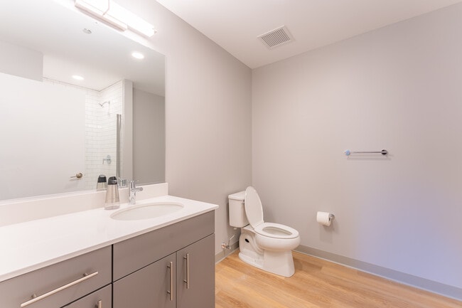 University of Illinois at Chicago | Off-Campus Housing Search