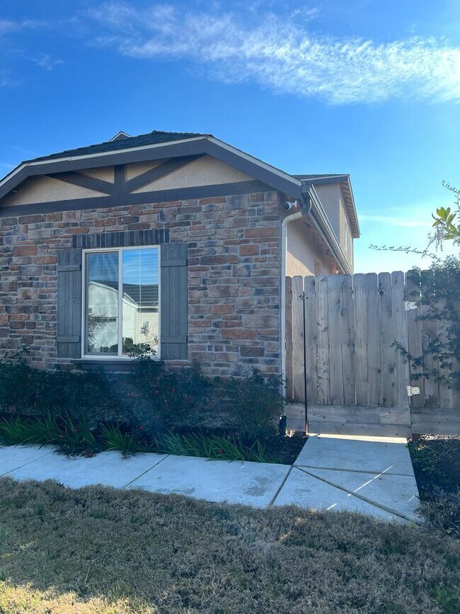 Next Gen Unit, Perfect for a Single or Cou... - Merced, CA | ForRent.com