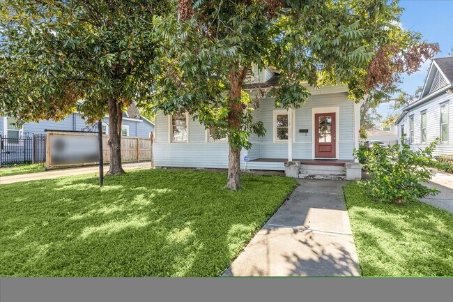 1115 Yale St House - House Rental in Houston, TX | ForRent.com