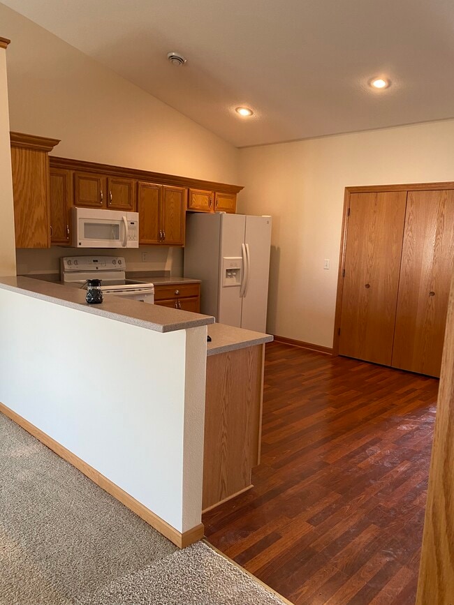 1108 24th St Unit 1108 Off-Campus Housing, Eldora, IA
