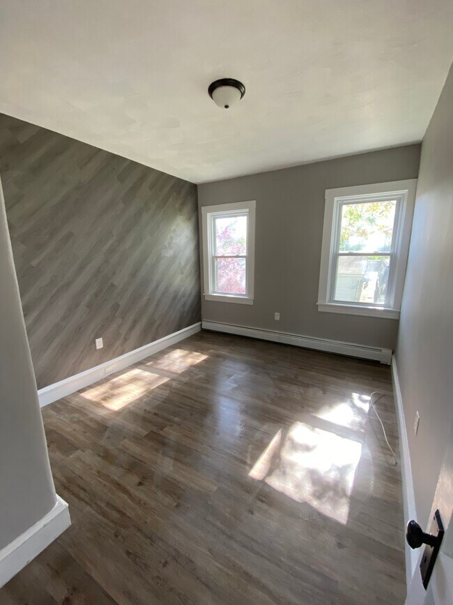 25 Spring St Unit 2 Off-Campus Housing, Johnston, RI