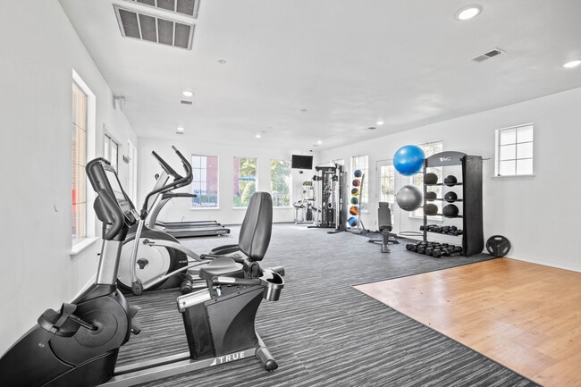 Parc 1010 Apartments - Tulsa, OK | ForRent.com