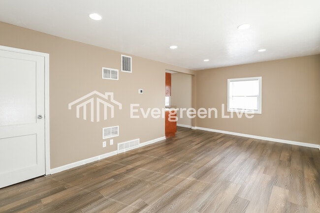 6784 Franklin St Off-Campus Housing, Omaha, NE