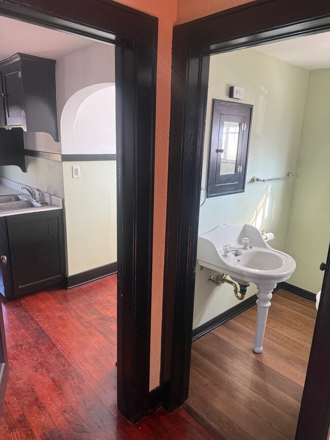 101 S Gray Ave Unit 101 South Gray Joplin Off-Campus Housing, Joplin, MO