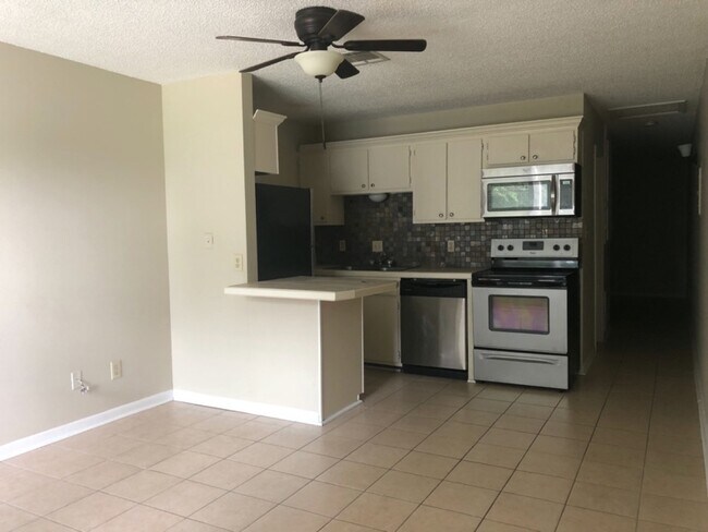 310 Ella St Unit 201 - Condo for Rent in Lafayette, LA | ForRent.com