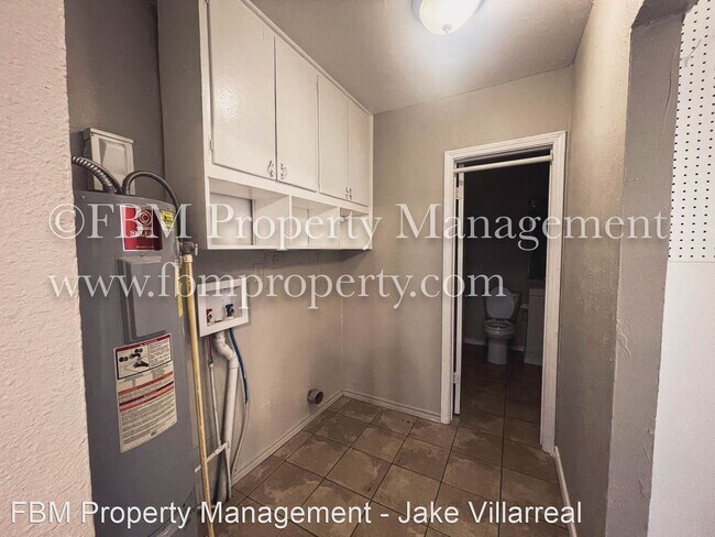 3 br, 1.5 bath House - 202 E Vanston Ln Rental For Rent in Crandall, TX ...